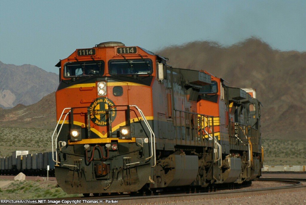 BNSF 1114 C44-9W
